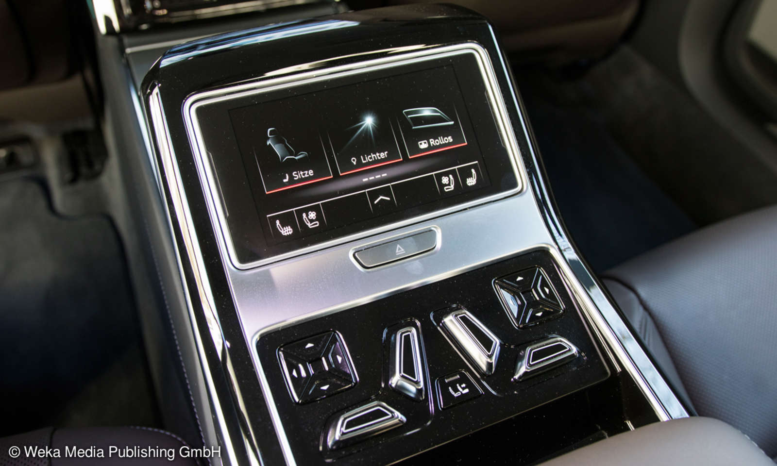 Der neue Audi A8: Rear Entertainment und Assistenzsysteme - connect