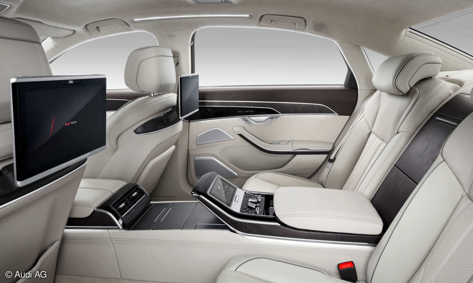 Der neue Audi A8: Rear Entertainment und Assistenzsysteme - connect