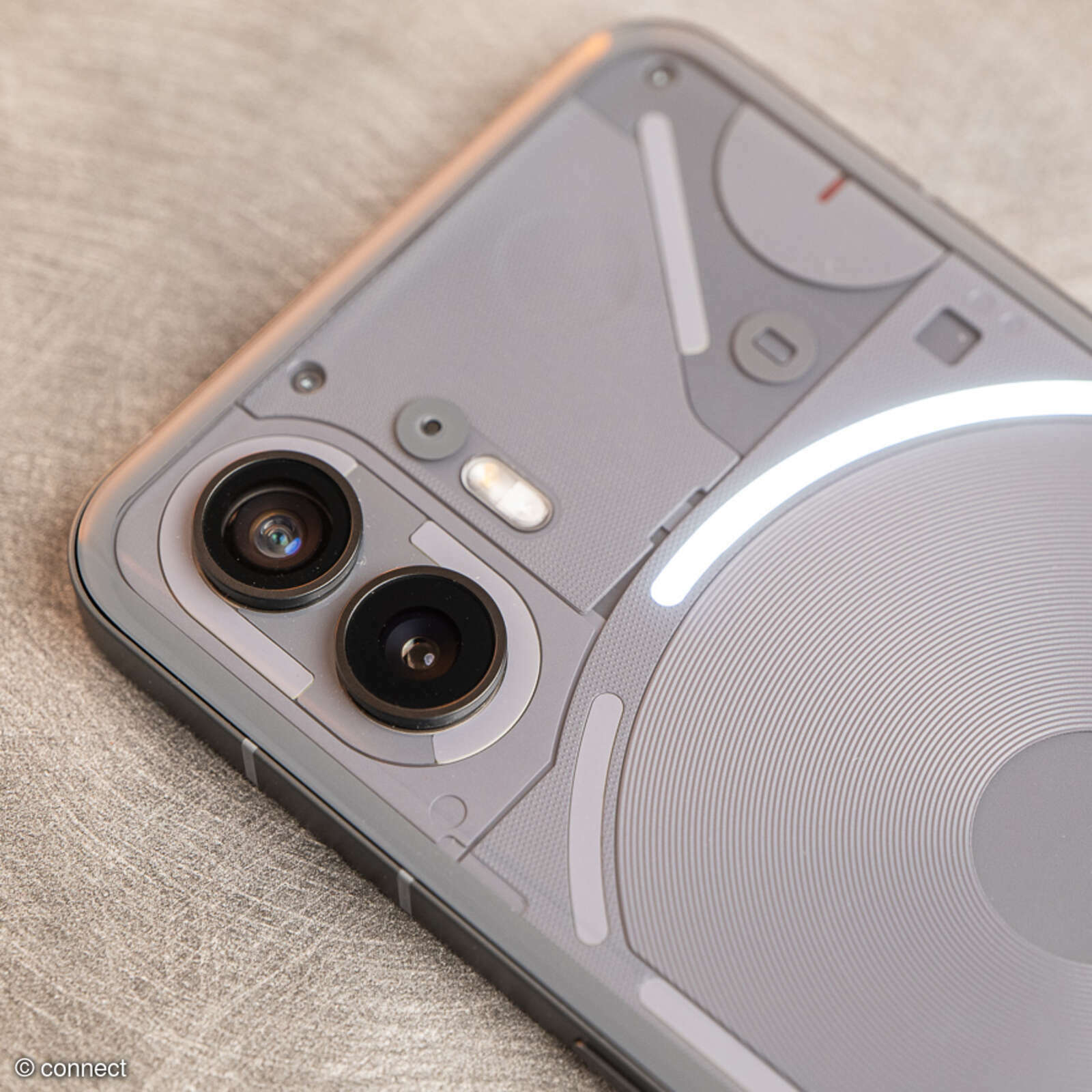 Nothing Phone 2 im Test: Starkes Phone mit LED-Design - connect