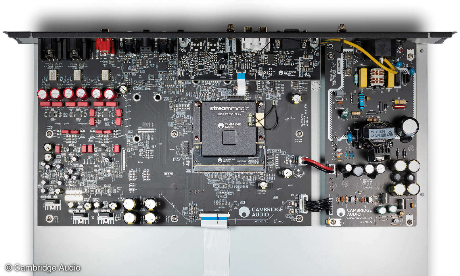 Cambridge CXN100 im Test - Vielseitiges Klangtalent - connect