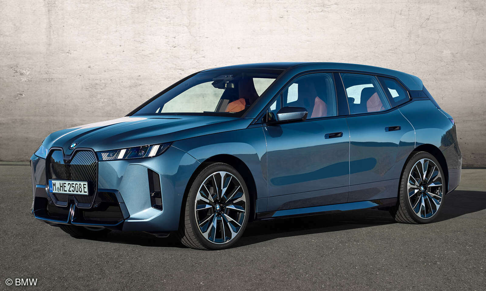 BMW iX: Neues 2025er Modell mit mehr Leistung, Reichweite und neuem ...