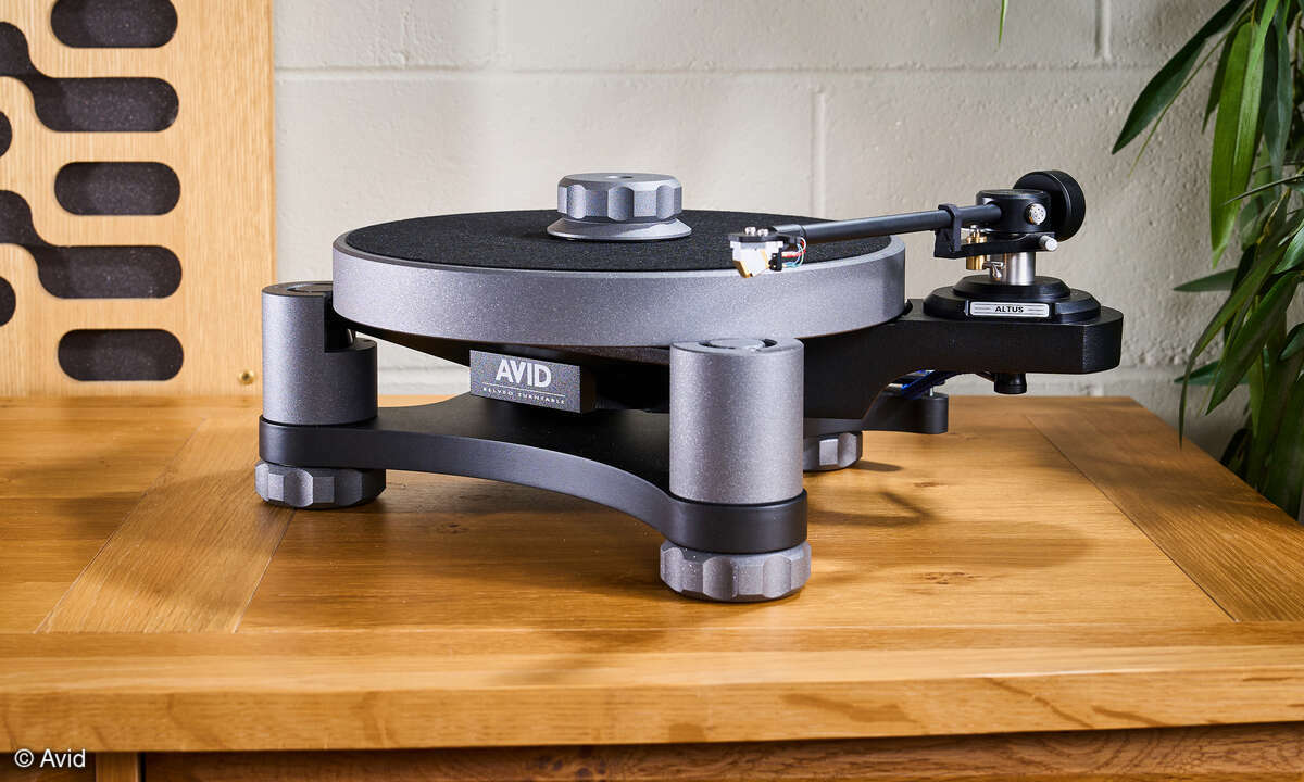 avid-relveo-turntable-beauty