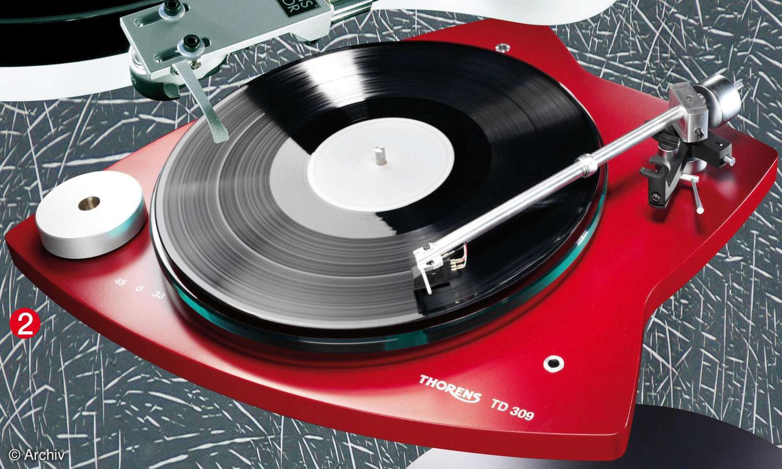 Clearaudio Compass: Einsteiger-Plattenspieler mit High-End-Anspruch ...