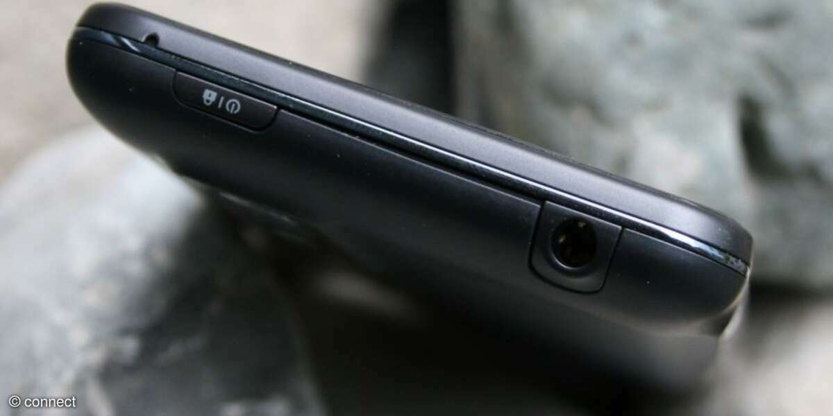 LG P920 Optimus 3D - connect